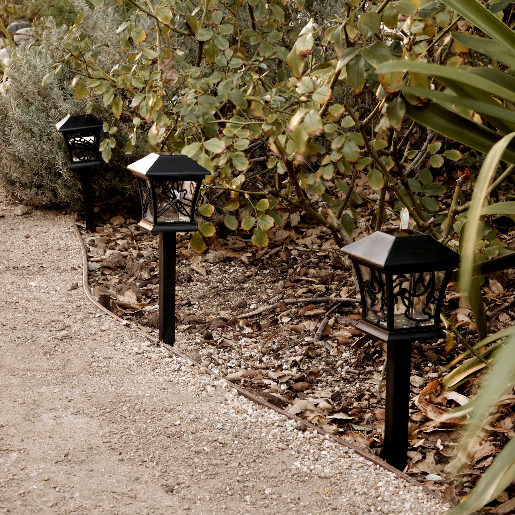 Alpine Corporation Solar-Powered Nature Inspired Pathway Lights, 3-Piece